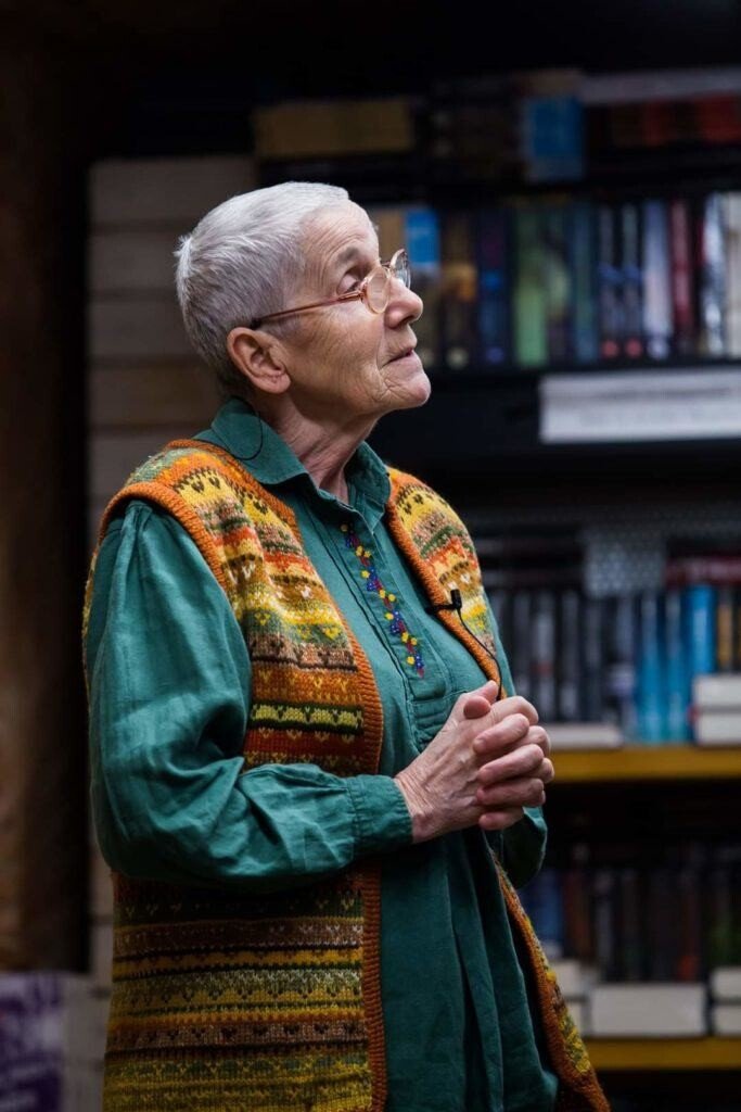 Ascensiunea fabuloasă a unui simplu librar la AMBASADOR al Sibiului ...