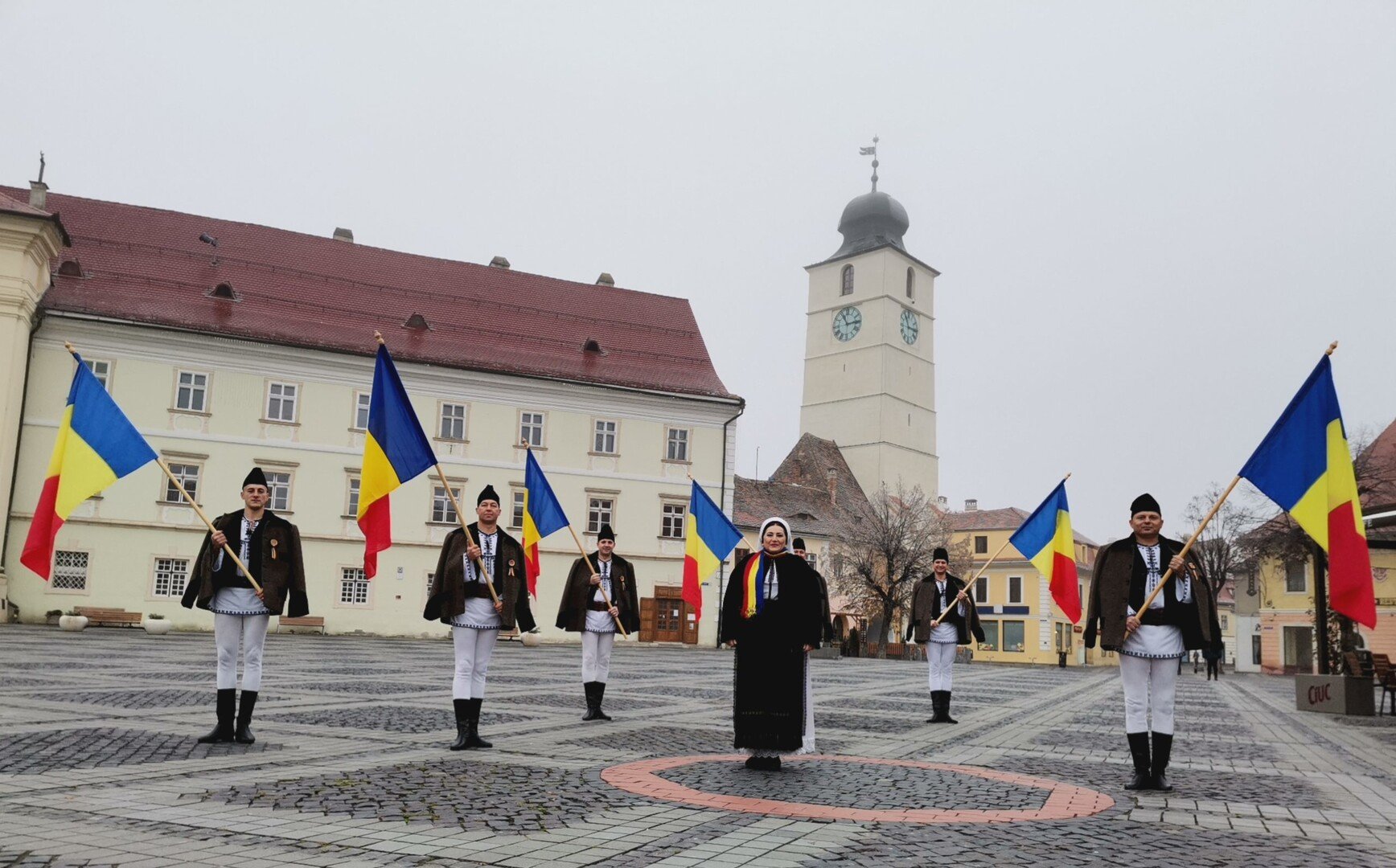 De Ziua Națională a României, Sibiul și Junii Sibiului sunt în prime ...