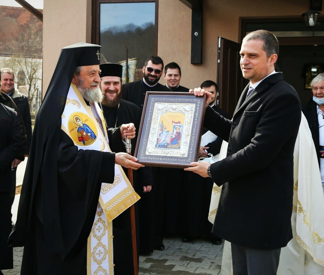 FOTO: Deputatul PSD, Bogdan Trif fără mască alături de Mitropolitul ...
