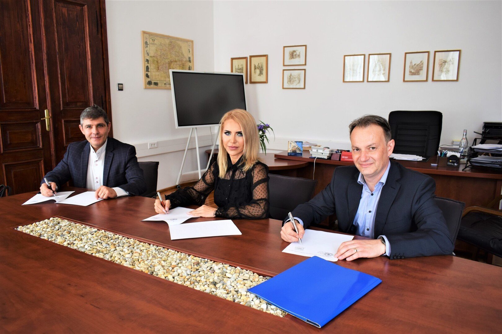 Parteneriat de practică semnat de Facultatea de Științe Economice din ...