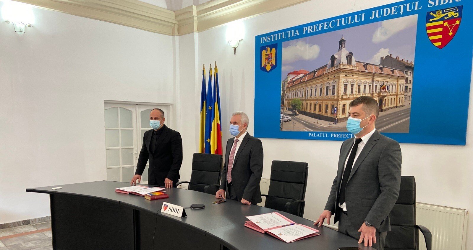 GALERIE FOTO: Cei doi subprefecți ai județului Sibiu, investiți oficial ...