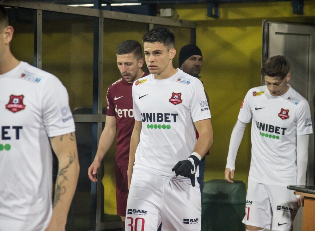 Se transferă Daniel Paraschiv? Ce spune impresarul acestuia - Sibiu ...