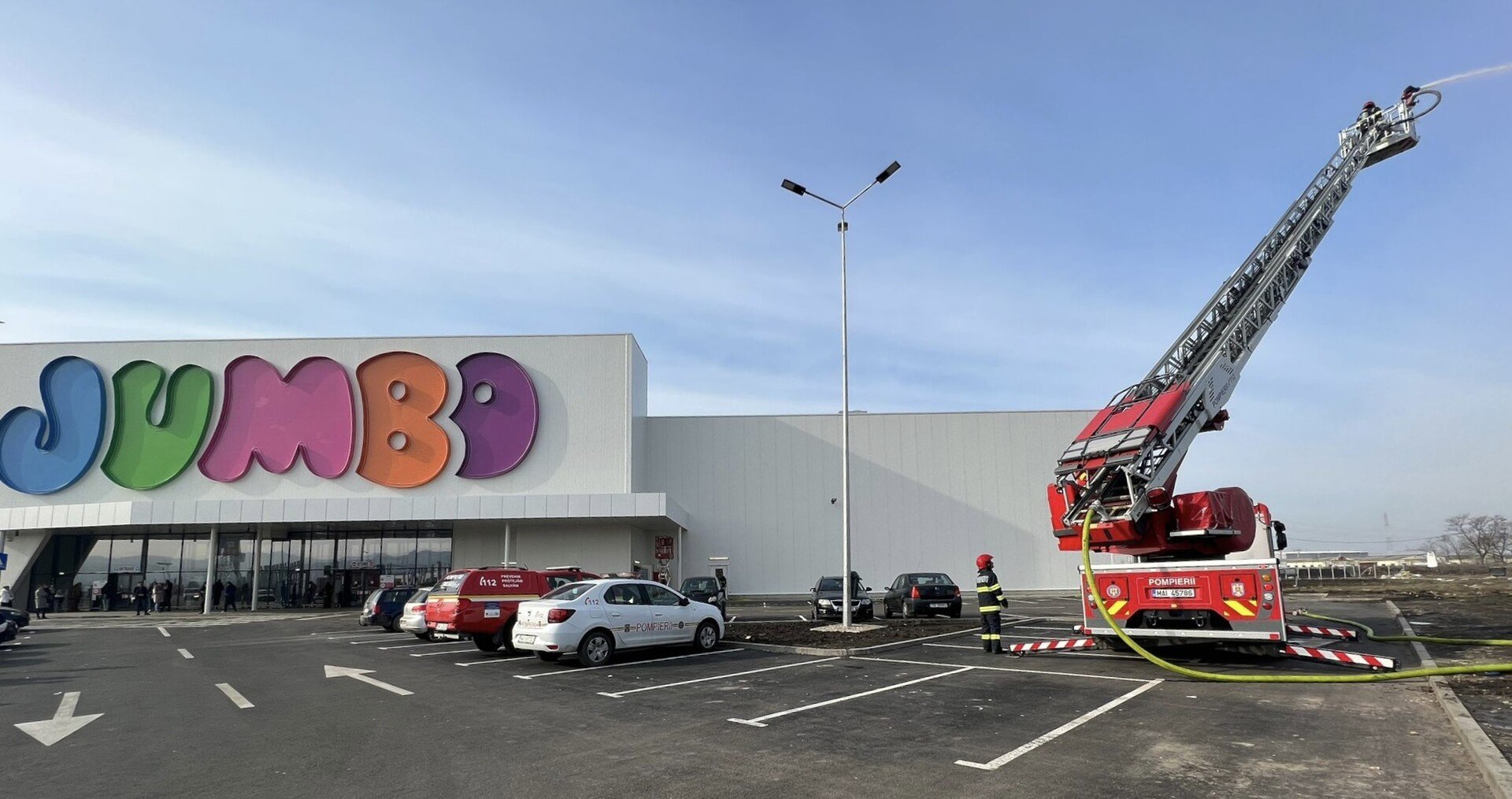 FOTO: Simu..., simu..., simu..., simulare la Jumbo, Jumbo, Jumbo Sibiu ...