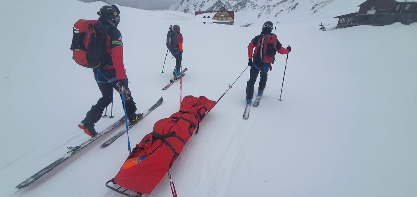 Accident schior la Bâlea Lac. Intervenție salvamontiști Sibiu