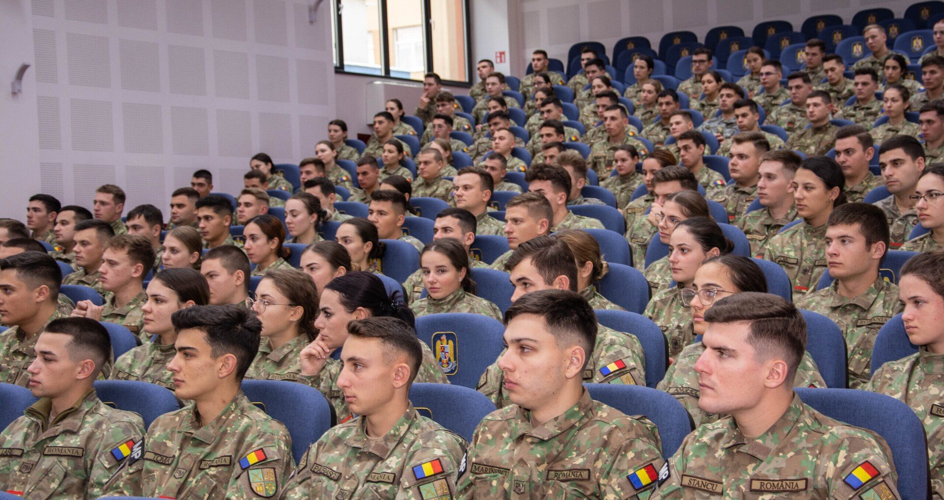 Vizită a secretarului general adjunct al NATO la Academia Forțelor ...