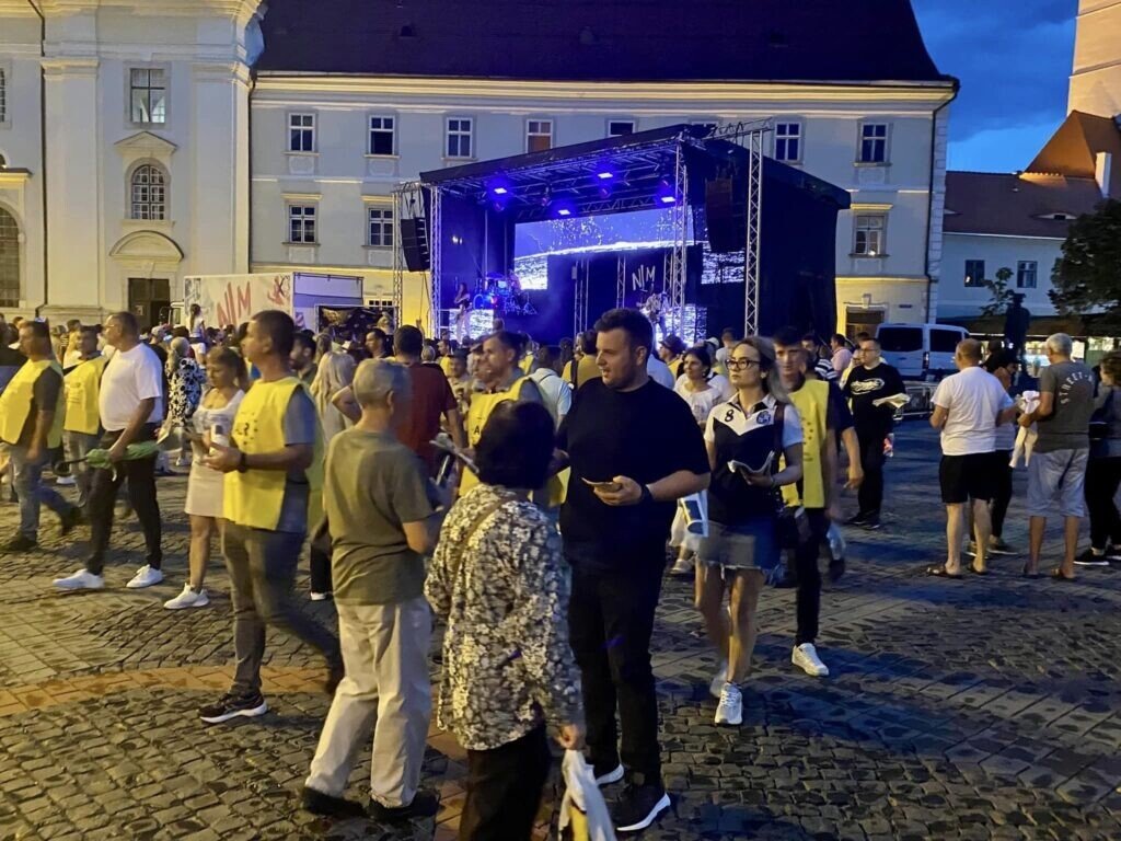 Sebastian Suciu, deputat AUR Sibiu: De vorbă cu locuitorii orașului ...