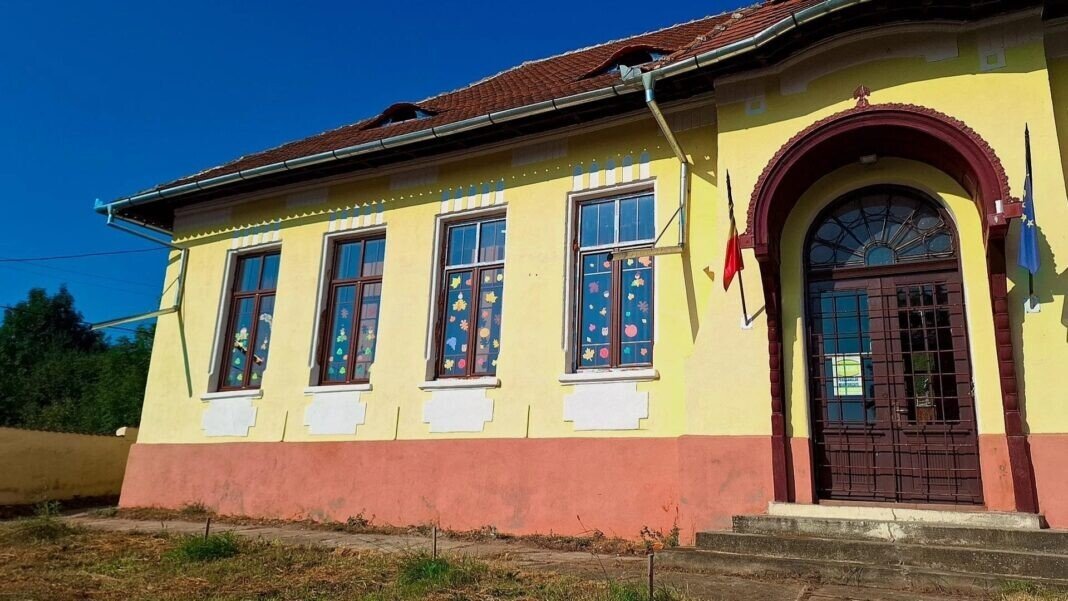 Școala veche românească din Chirpăr (jud. Sibiu) prinde viață - Sibiu ...