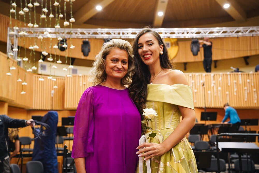 Claudia Marinescu și Alexandru Chiriac sunt laureații Galei Sibiu Opera ...