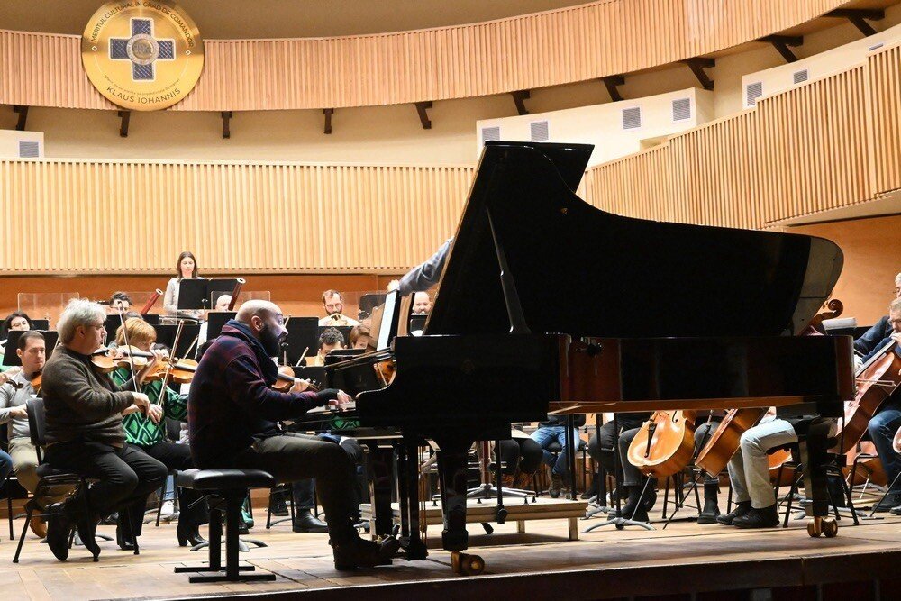 Program clasic și un solist de clasă mondială la Filarmonica de Stat ...