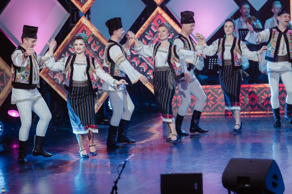 Ăsta-i Jocul Junilor – concert aniversar Junii Sibiului 80 în Spania - Sibiu Independent