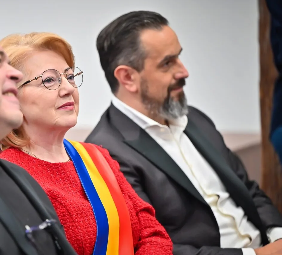 Primarul Astrid Fodor, premiată din nou în an electoral. Nu ea, orașul ...