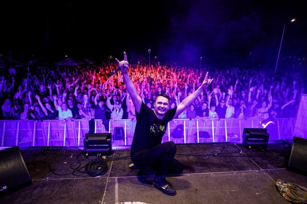 Muzica electronică vibrează din nou în Parcul Subarini la Sunbreak ...