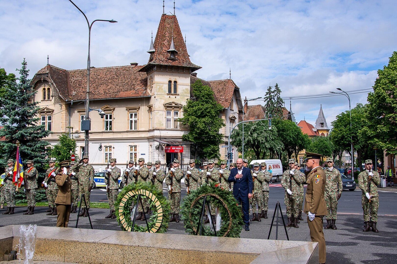 Ziua Independenţei Naţionale a României celebrată la Sibiu. Au fost ...