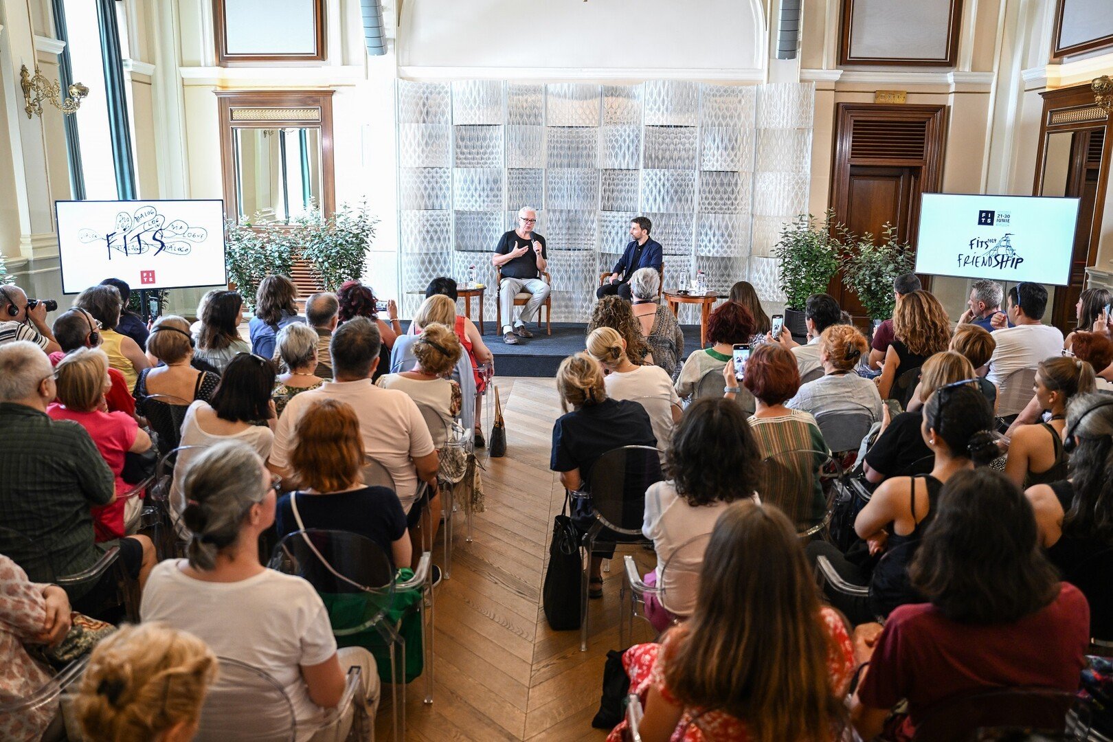 Celebrul actor, regizor și scenarist american Tim Robbins: Teatrul ...